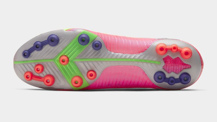 Football Boot Sole Plates Explained - On The Line